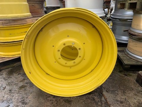 NEW JOHN DEERE RIMS